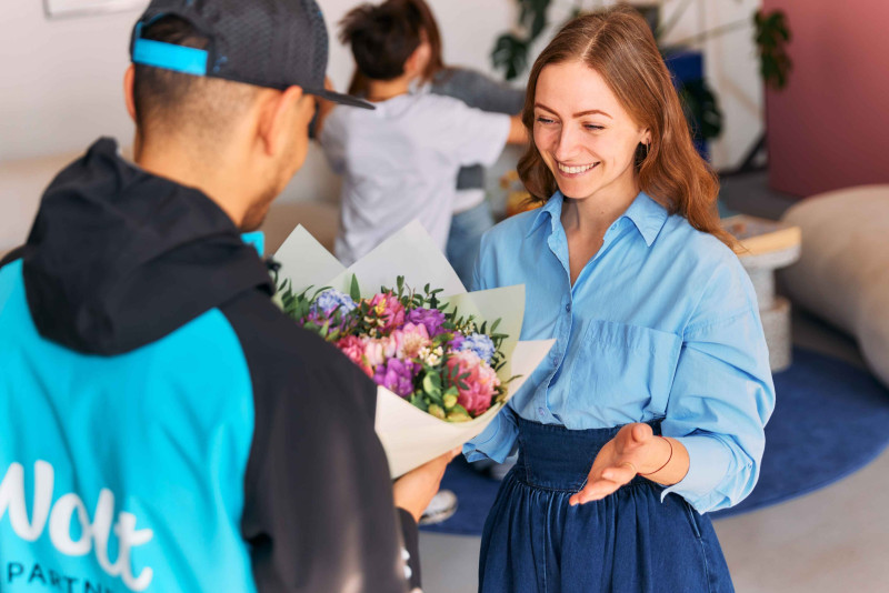 Έρευνα Wolt: Πώς αλλάζει το τοπίο της προσφοράς δώρων στην Ελλάδα - BusinessNews.gr