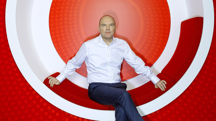 Vodafone: Ο CEΟ Nick Read αποχωρεί στο τέλος του έτους - BusinessNews.gr